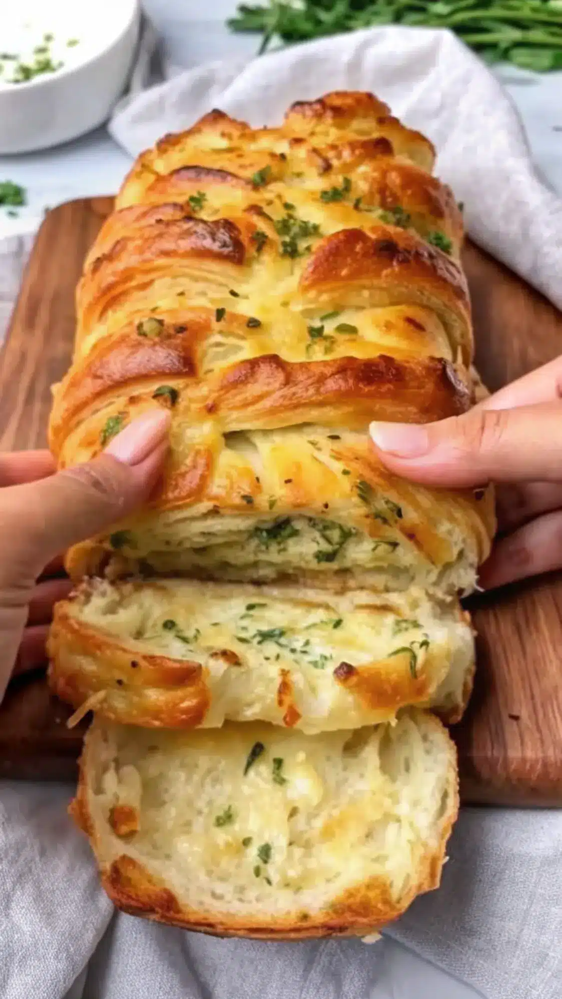 Sourdough Discard Pull-Apart Garlic Bread