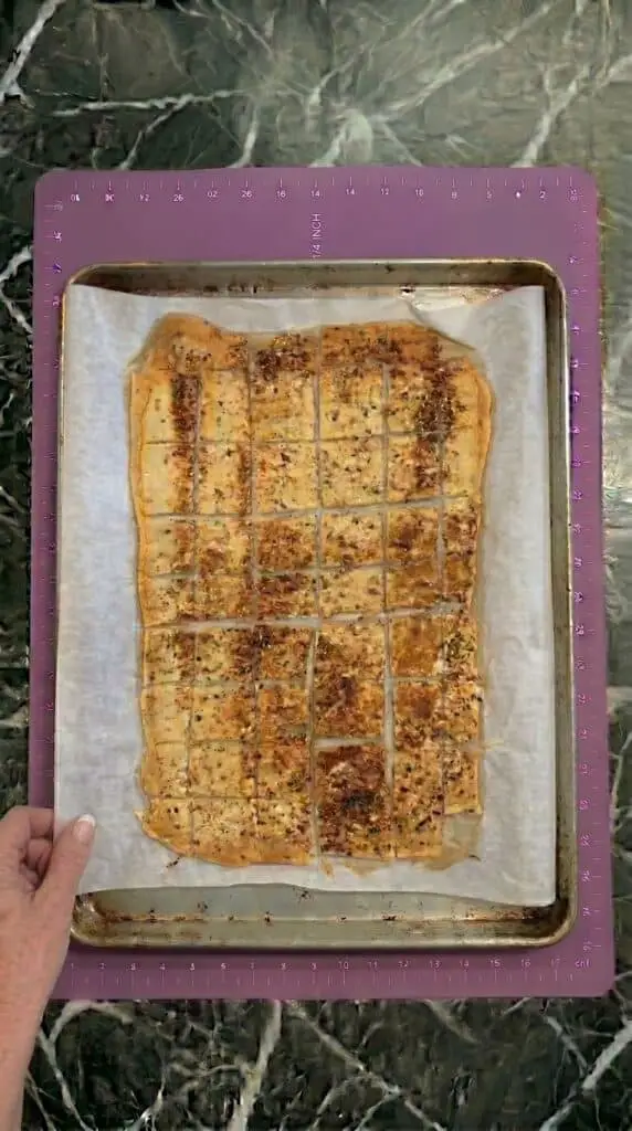 Easy Sourdough Discard Crackers with Everything Bagel Seasoning and ...